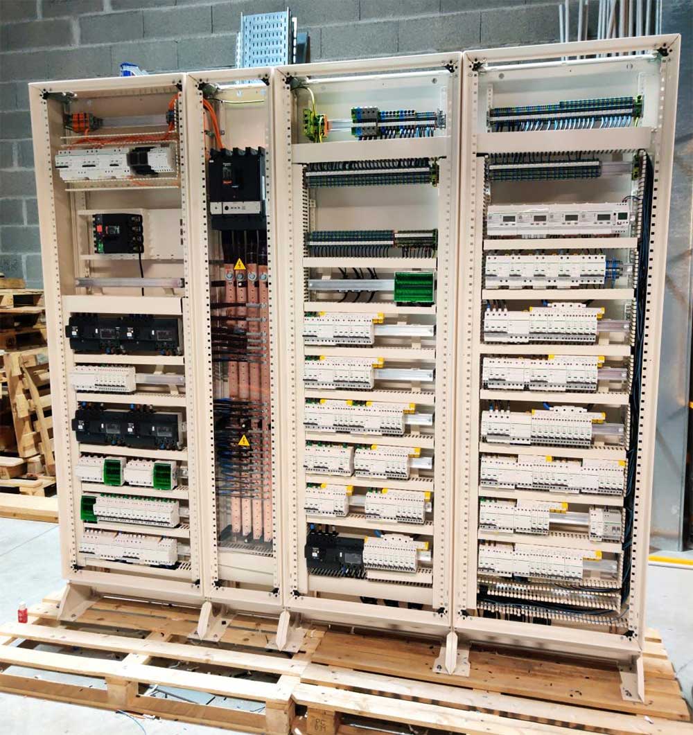 Réalisation d'un tgbt 400a pour une chaine de fast-food | RÉKA INDUSTRIE